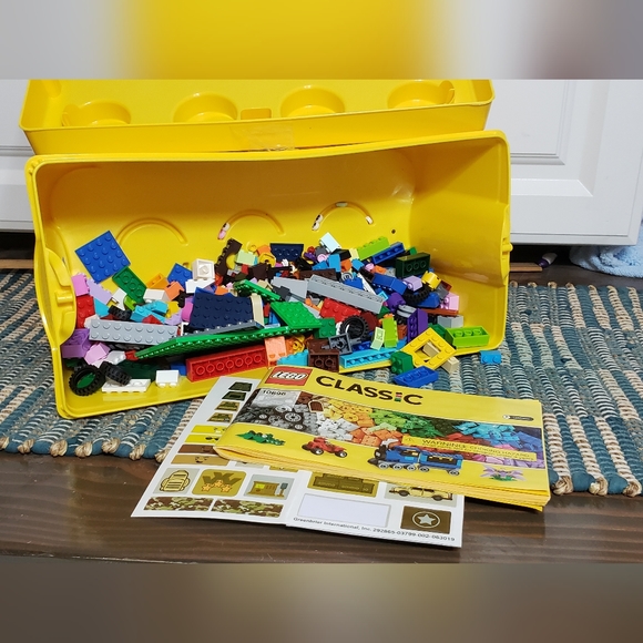 Lego | Toys | Lego Classic Brick Storage Bin With Misc Lego Pieces ...